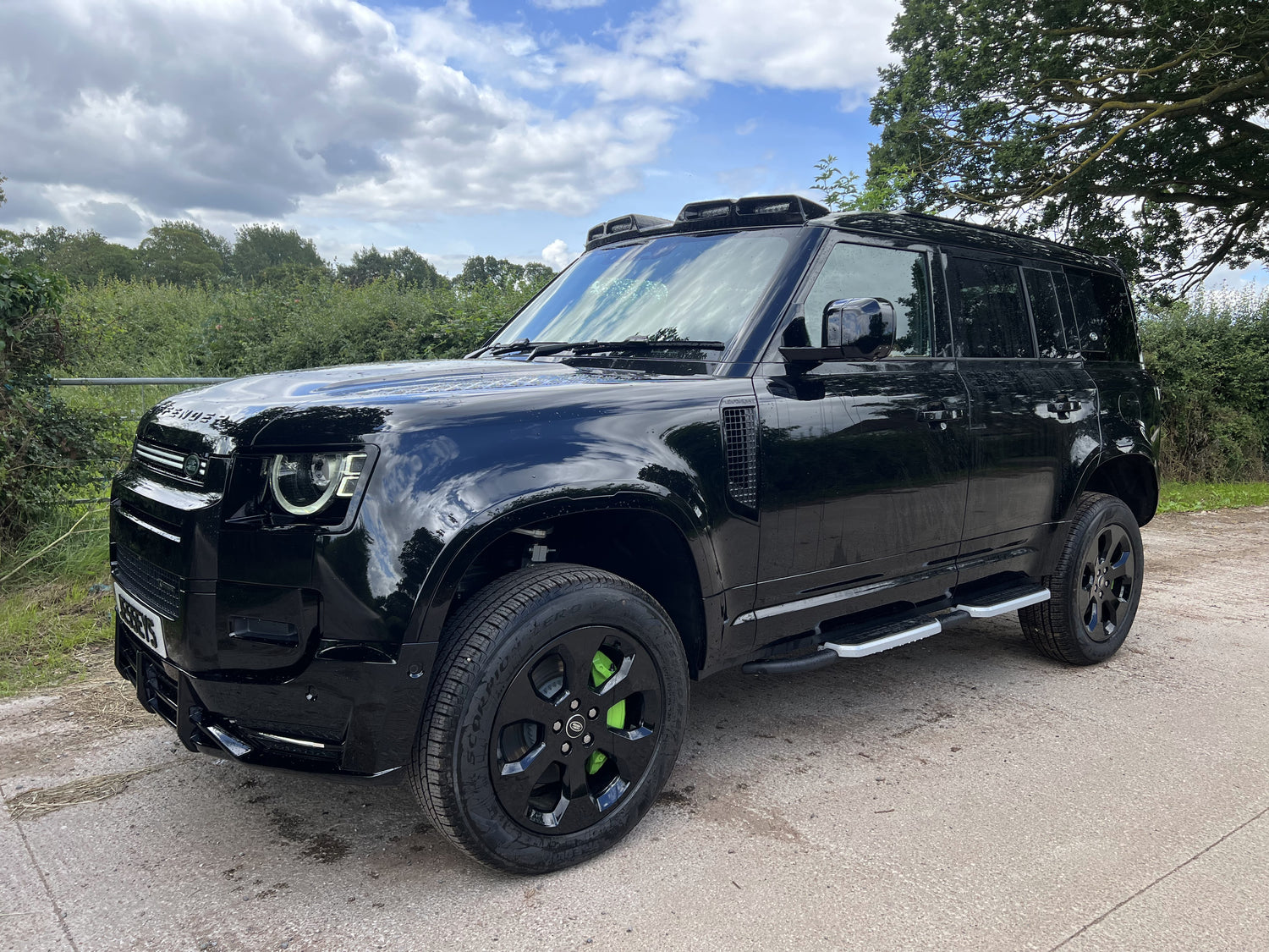 Must-have new Land Rover Defender accessories for 2024 – Manor ...